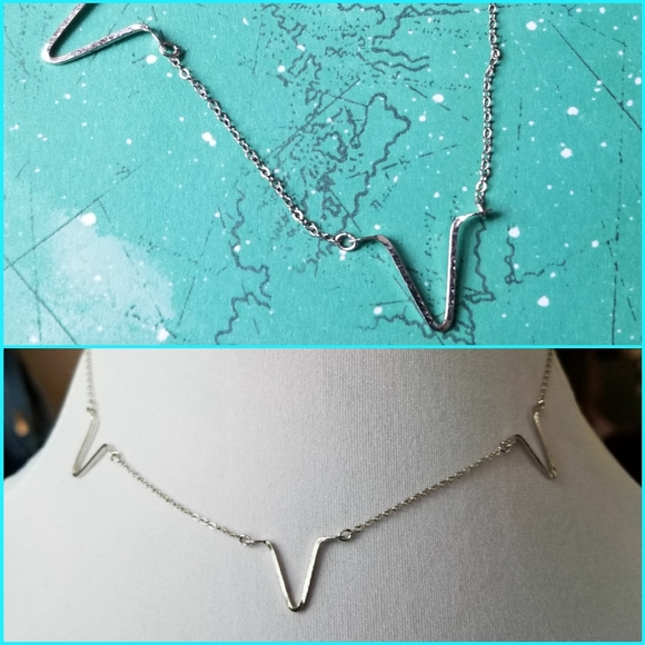 Vintage | Jewelry | Vintage Wiggly Lines Necklace Silver Tone | Poshmark